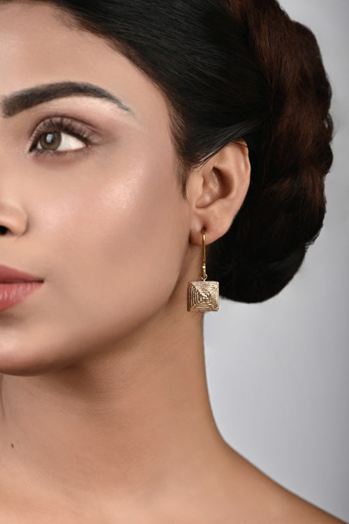 Miharu Dhokra Square Dangler – Okhaistore